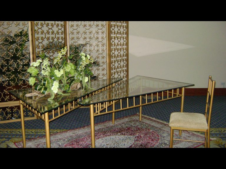 40+ Fotos de Mesas triangulares - TC