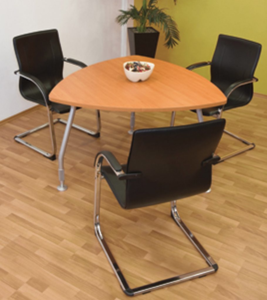 40+ Fotos de Mesas triangulares - TC