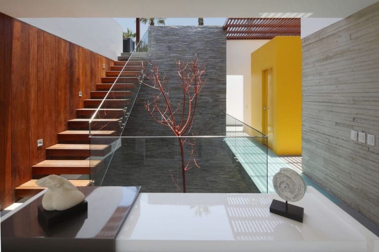 +127 Modelos e Fotos de Escadas Internas Simples Residenciais!