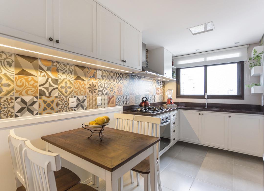 Cozinha Planejada em L: 75 Projetos Incríveis Para Te Inspirar