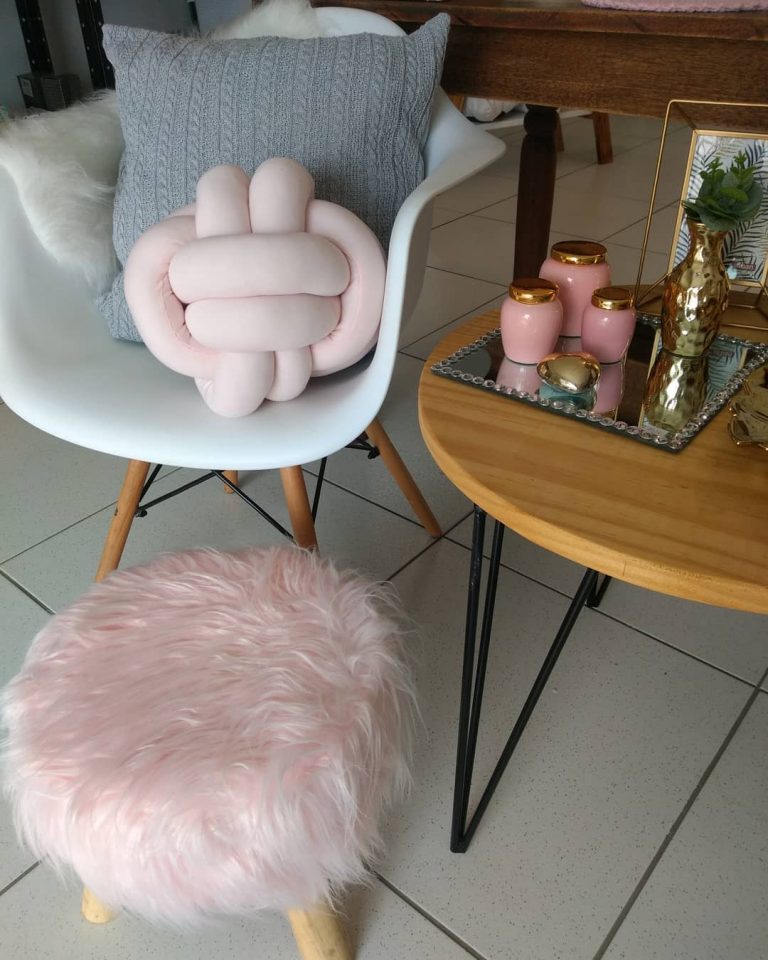 Puff Para Sala: 70 fotos de modelos incríveis para te inspirar