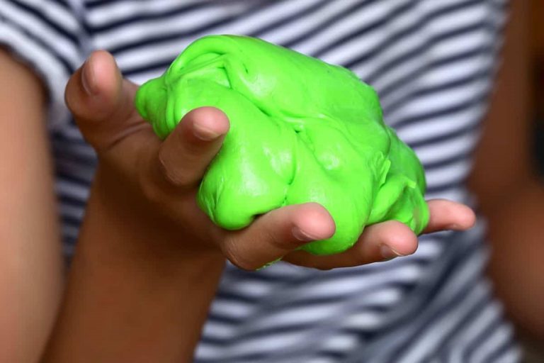 Como Fazer Slime Caseiro - Diversão Garantida! - TC